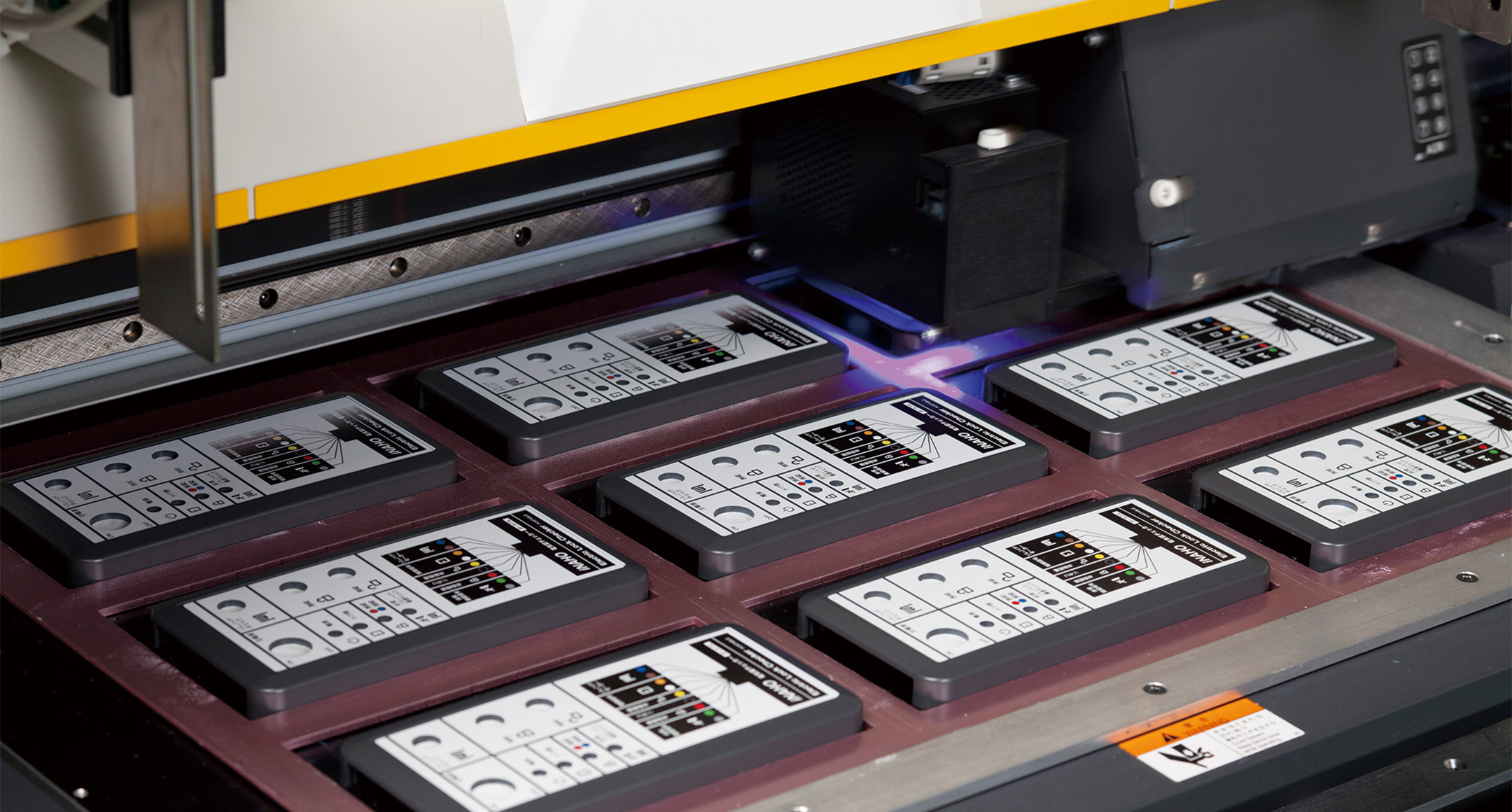 EMC SHIELDED HANDHELD PLASTIC CASE - LCE series | PRODUCTS | TAKACHI ...